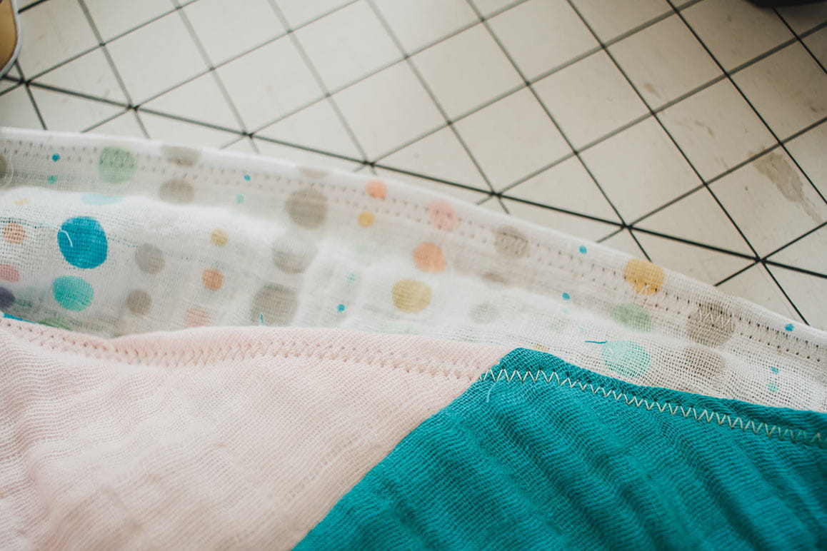 Do you know a baby who would love this blanket? Gauze blankets make ...