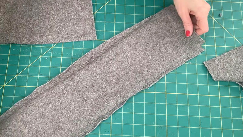 How to turn an old sweater into a new scarf | Brother