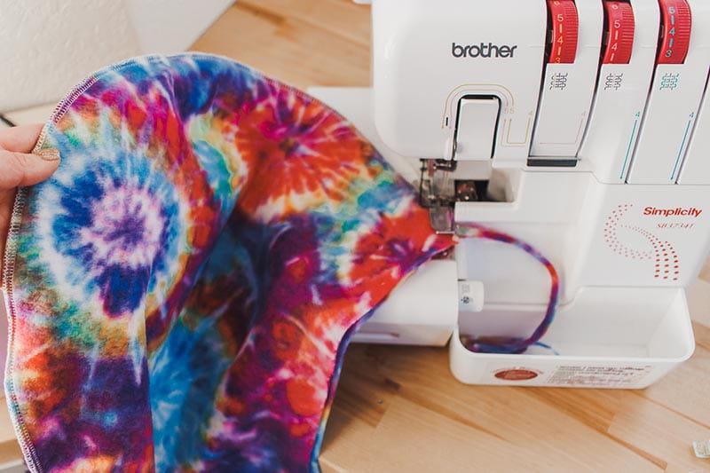 How to make a wearable fleece blanket with hood | Brother