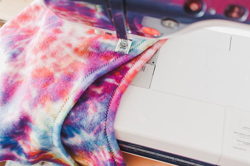 How to make a wearable fleece blanket with hood | Brother