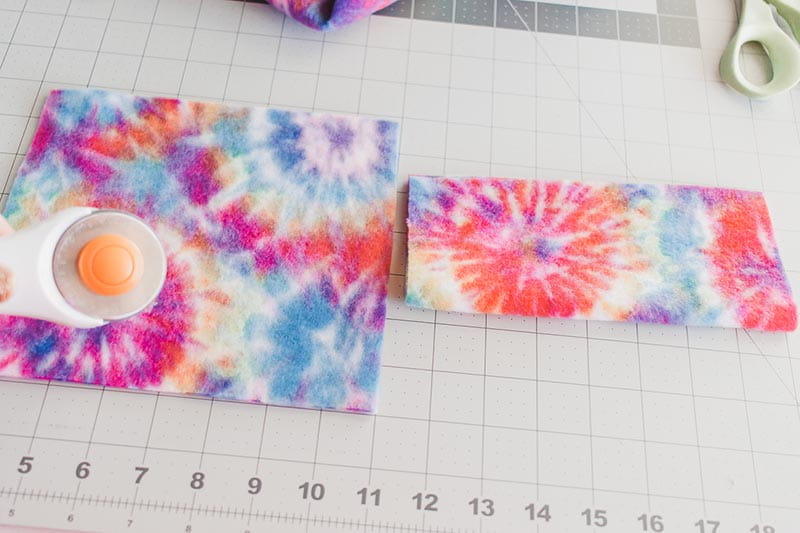 How to make a wearable fleece blanket with hood | Brother